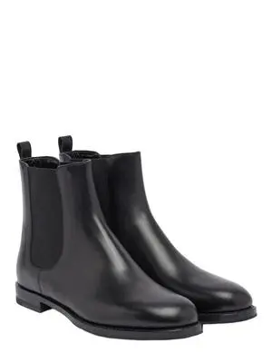 Manolo Blahnik Leather Chelsea Boots - Black