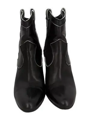 BOOTIES