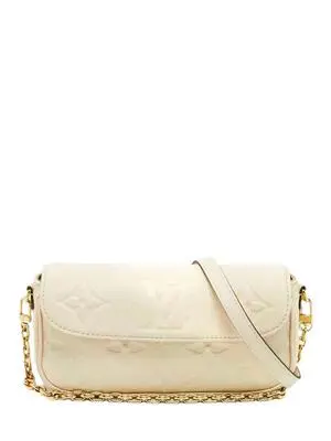 LOUIS VUITTON Ivy Monogram Giant Empreinte Wallet On Chain - Neutrals