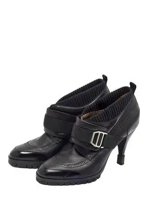 Hermès Leather Wingtip Ankle Boots With Buckle Detail - Black