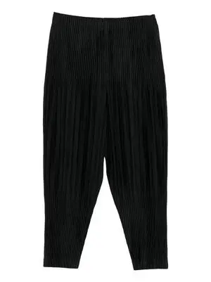 Issey Miyake Pleated Tapered Cropped Trousers - Black