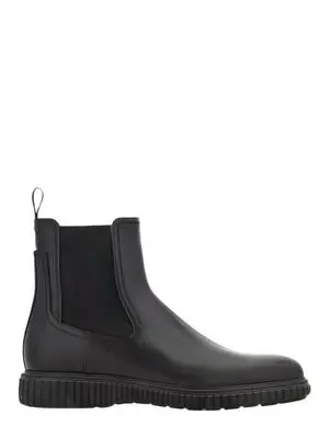 FERRAGAMO Leather Chelsea Boot - Black