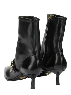 BOOTIES