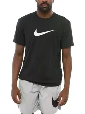 Nike Swoosh Logo-print T-shirt - Black