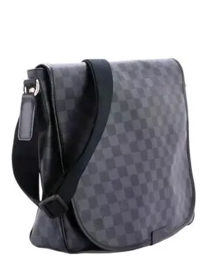 LOUIS VUITTON Damier Graphite Mm Messenger Bag - Black