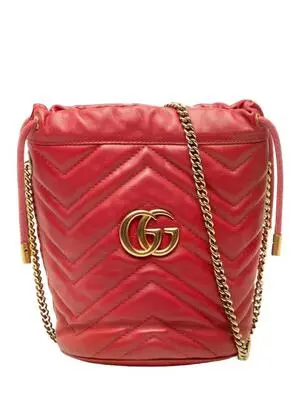 Gucci Gg Marmont Matelassé Calfskin Bucket Bag - Red