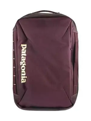 Patagonia Black Hole Logo-print Backpack - Red