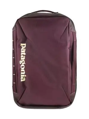 Patagonia Black Hole Logo-print Backpack - Red