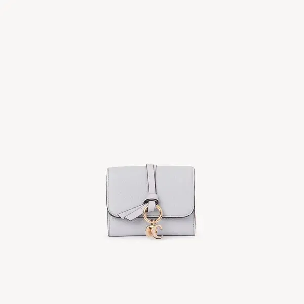Chloé Small Alphabet Tri-fold In Grained Leather - Light Cloud