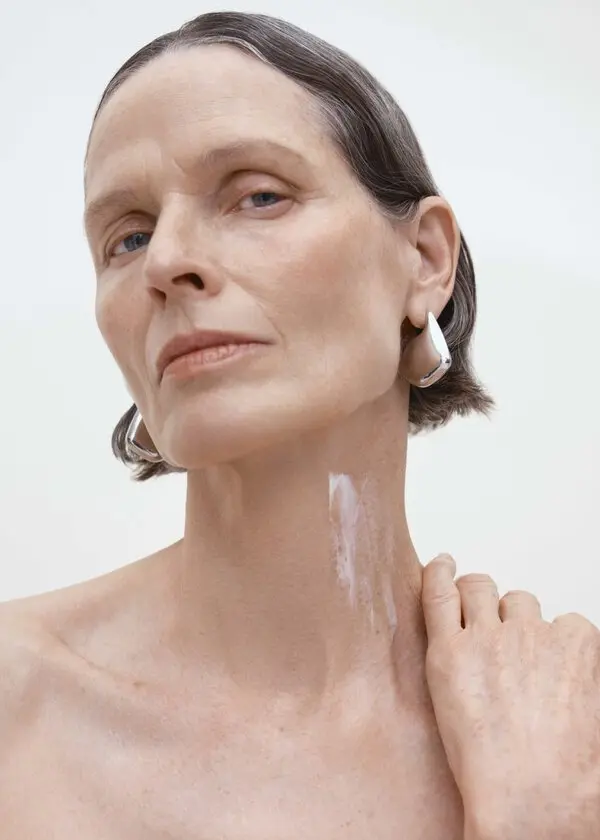 U BEAUTY The Sculpt Neck + Décolleté Concentrate - One-color