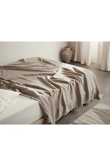 PARACHUTE Vintage Linen Bed Cover