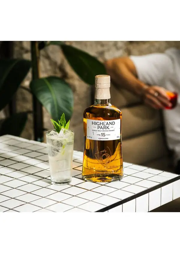 HIGHLAND PARK Year Single Malt Scotch Whisky