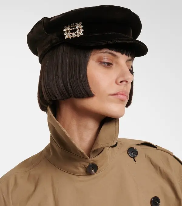ROGER VIVIER Velvet Newsboy Cap With Embellishment - Brown