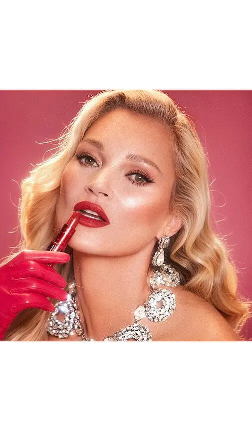 Charlotte Tilbury Matte Revolution Hydrating Lipstick - Red