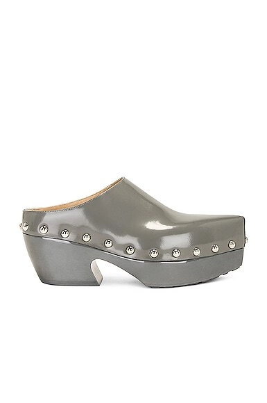 Bottega Veneta Clog Mule With Sculptural Heel And Stud Detailing - Cobblestone