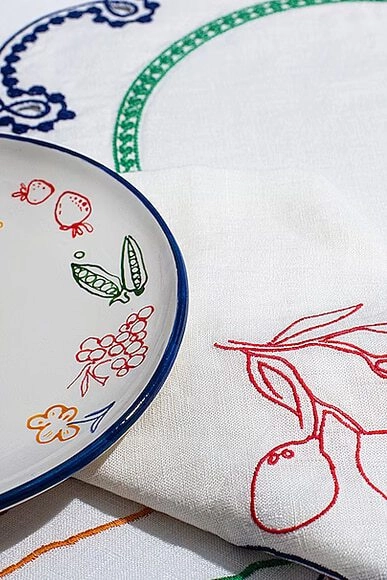 MISETTE Linen Embroidered Tablecloth - Multicolor
