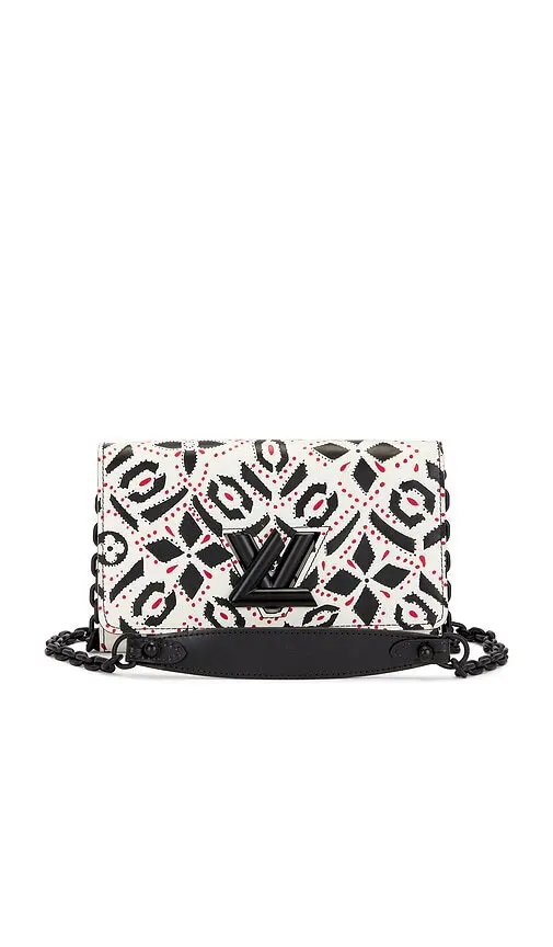 FWRD RENEW Louis Vuitton Portefeuille Twisted Wallet On Chain - White