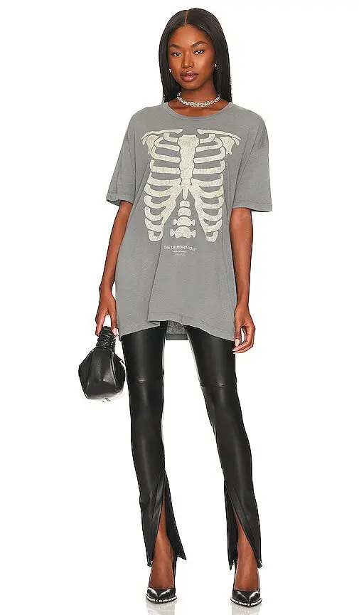 THE LAUNDRY ROOM Spooky Graphic Oversized Tee