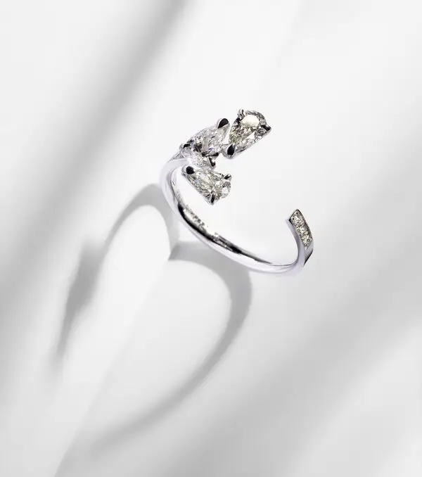 REPOSSI Serti Sur Vide 18kt White Gold And Diamond Ring