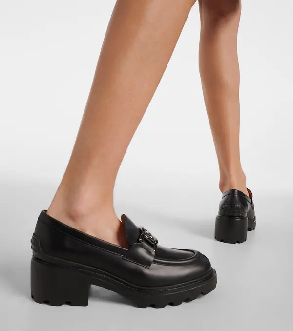 TOD'S Leather Loafer Pumps With Chain Detailing