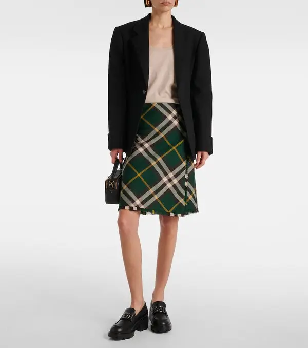 TOD'S Leather Loafer Pumps With Chain Detailing