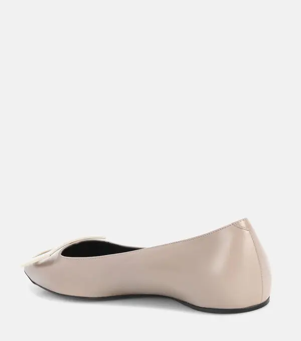 ROGER VIVIER Belle Vivier Leather Ballet Flats - Grey