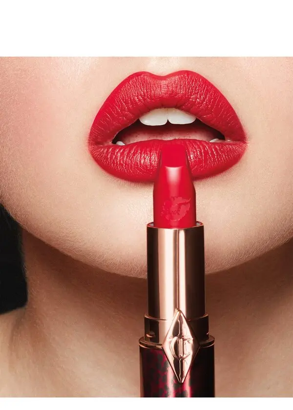 Charlotte Tilbury Hot Lips 2 Lipstick, Lipstick Flattering