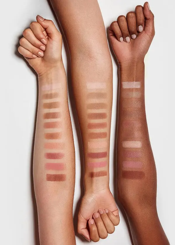Carolina Herrera Chic Mono Eyeshadow - Matte Ruby