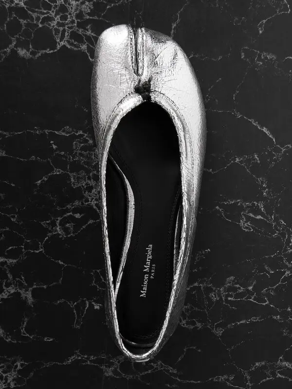 MAISON MARGIELA Tabi Metallic Cracked-leather Ballet Flats - Silver