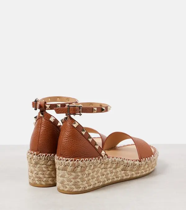 Valentino Garavani Rockstud 55 Leather Espadrille Wedges - Brown