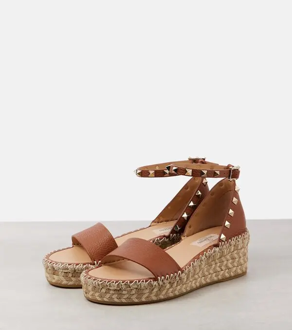 Valentino Garavani Rockstud 55 Leather Espadrille Wedges - Brown