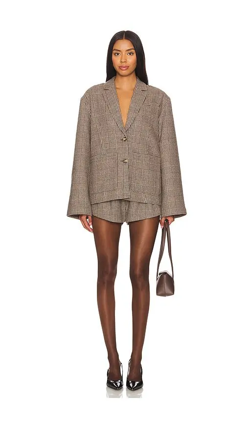 OSIS STUDIO Mili Blazer In . Also