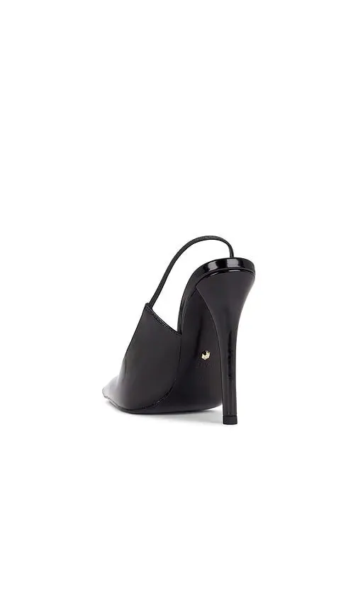 Raye Elisa Pump