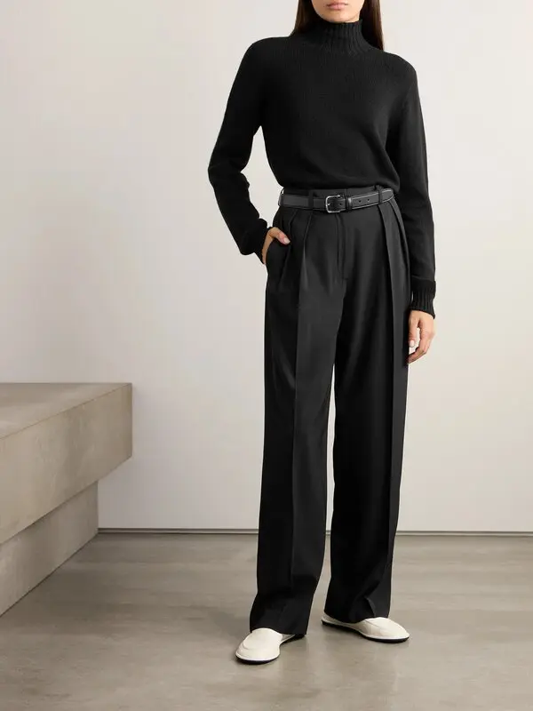 THE ROW Kensington Cashmere Turtleneck Sweater