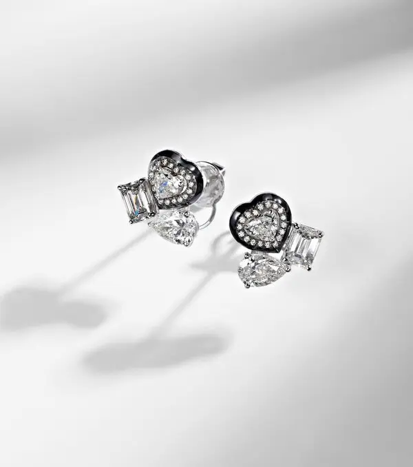 KAMYEN 18kt White Gold Diamond Cluster Heart Earrings