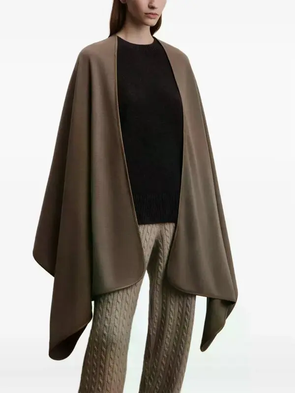 12 STOREEZ Leather-trim Scarf