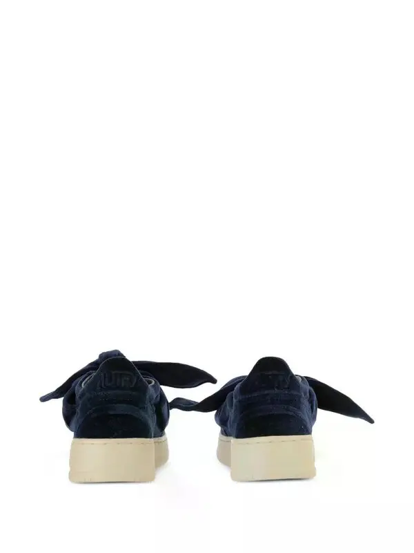 AUTRY Velvet Bow Detail Low Top Sneakers