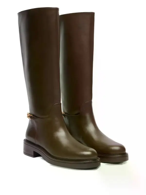STUART WEITZMAN Celia Chain Detail Boots