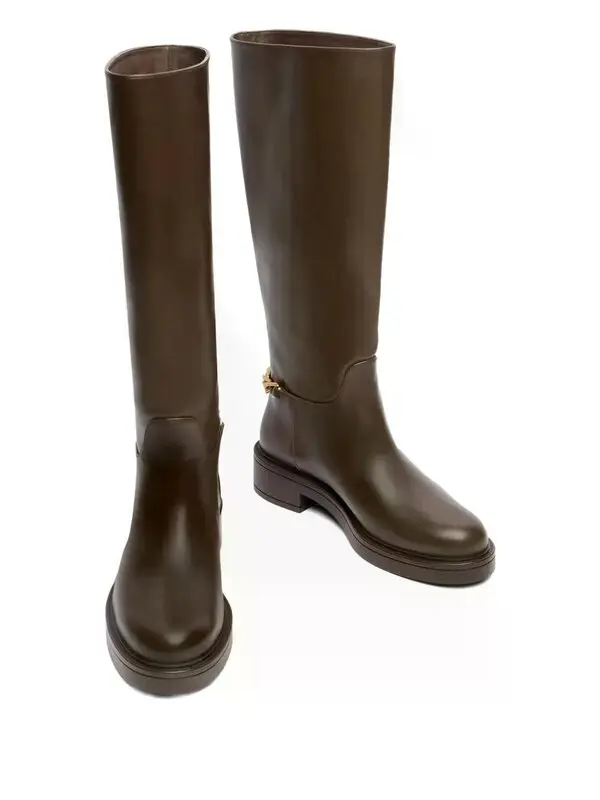 STUART WEITZMAN Celia Chain Detail Boots