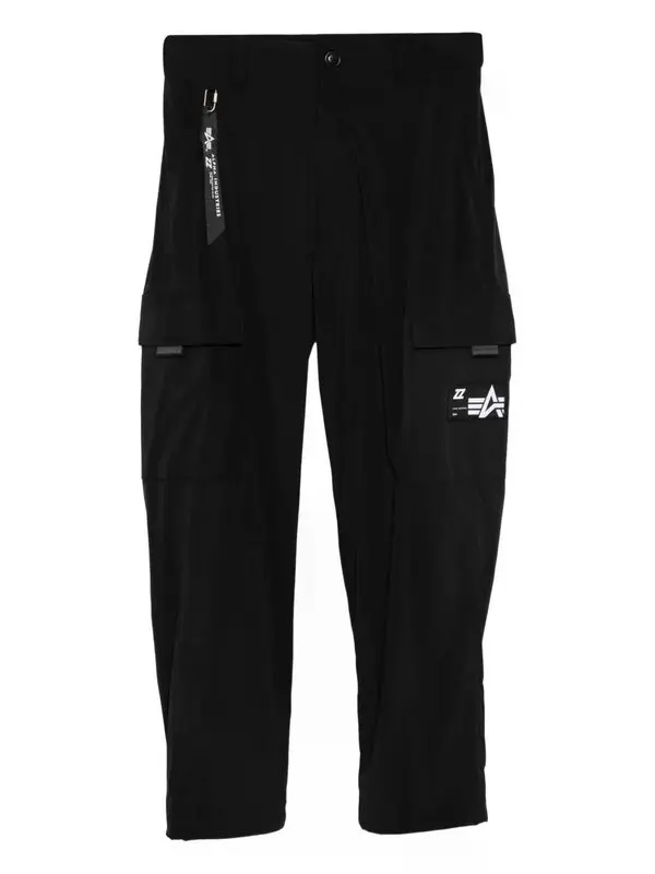 Izzue Cargo Trousers With Logo Detail - Black