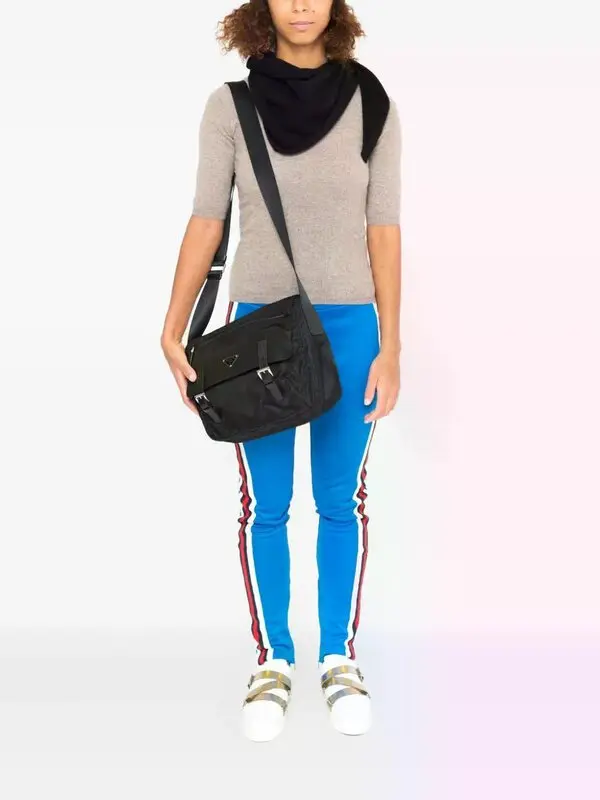 LA ROSE Crew Neck Sweater