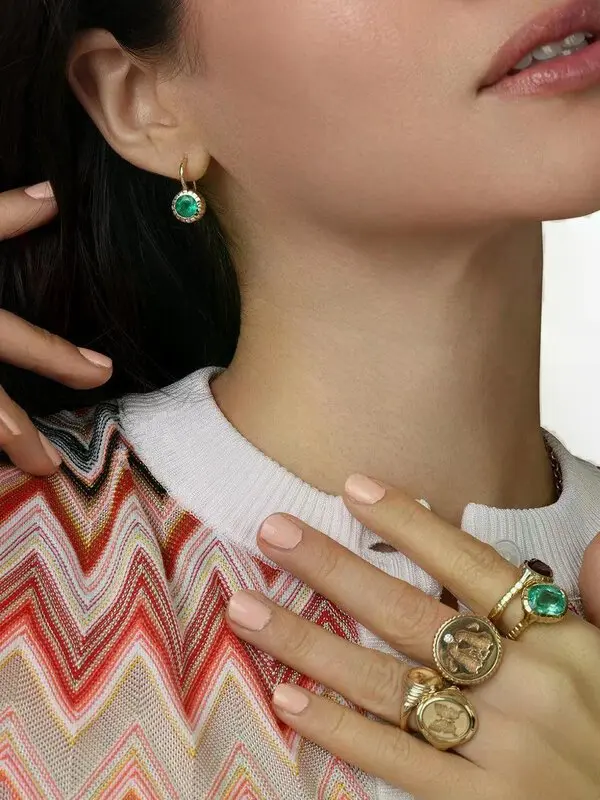 Retrouvai 14k Yellow Butterfly Motif Signet Ring