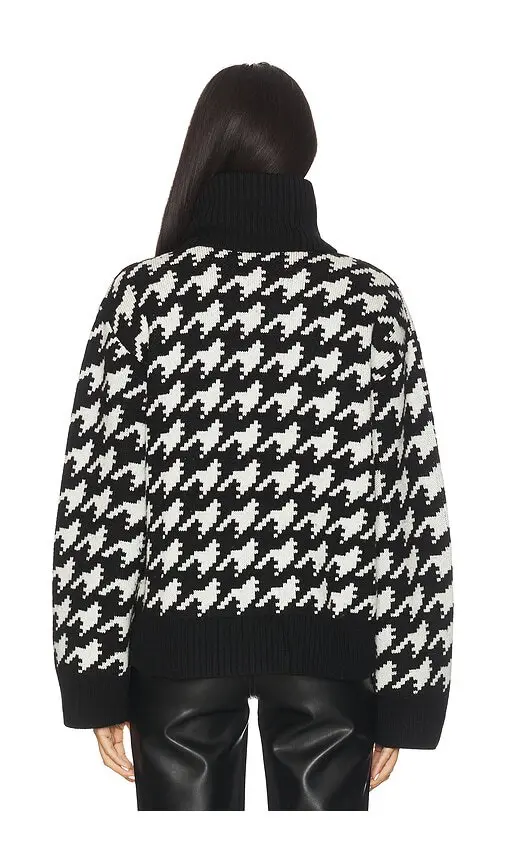 Perfect Moment Chunky Houndstooth Sweater In . Also - Black