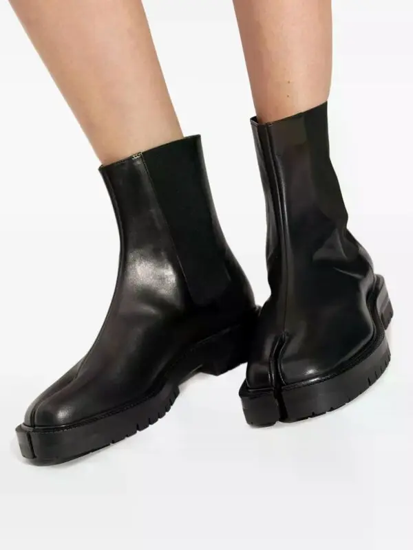 MAISON MARGIELA Tabi Chelsea Boots
