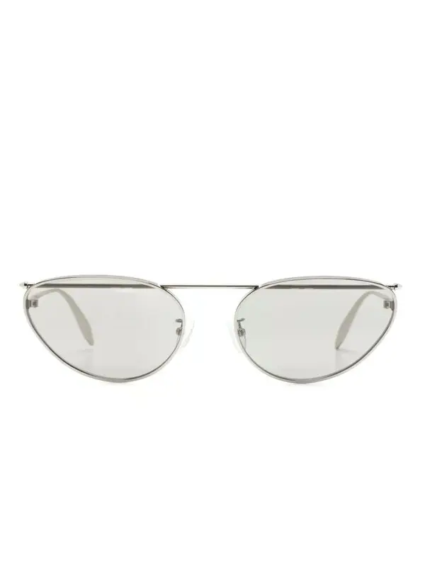 Alexander McQueen Metal Piercing Detailed Cat-eye Sunglasses - Silver