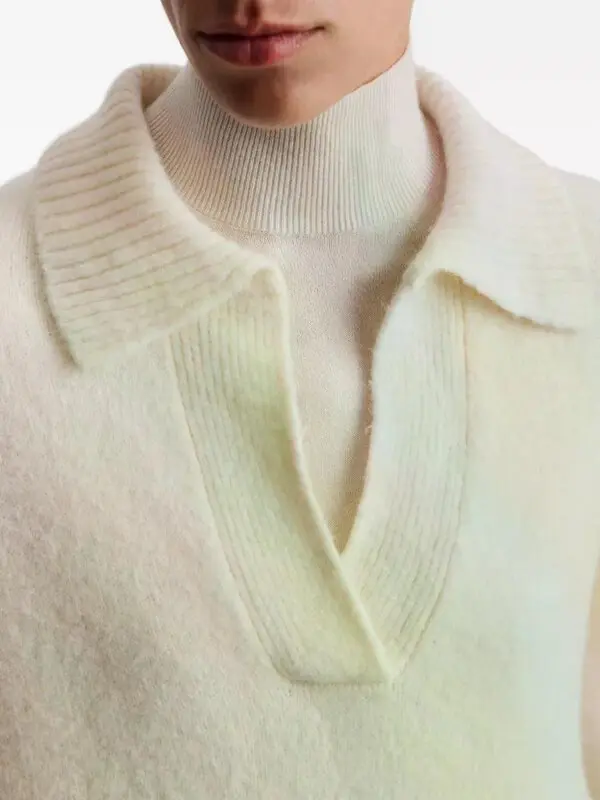 12 STOREEZ V-neck Spread Collar Sweater
