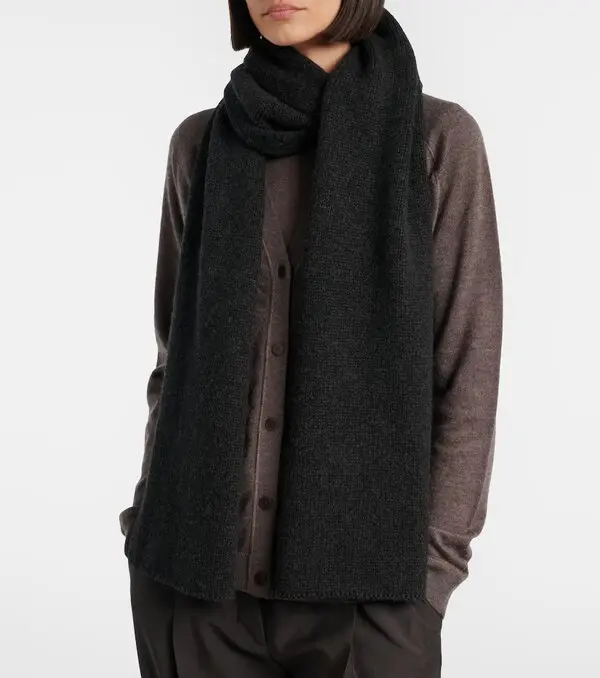 THE ROW Neki Cashmere Scarf