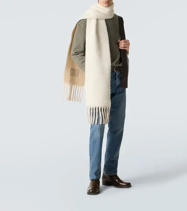 FRAME Mid-rise Straight Jeans In 'outfield