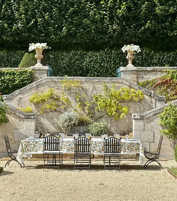 SUMMERILL & BISHOP Linen L'orangerie Tablecloth