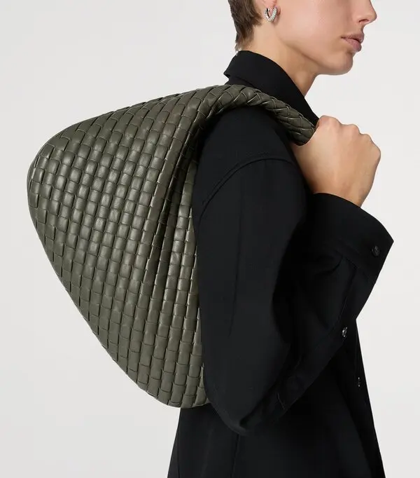 Bottega Veneta Small Leather Veneta Shoulder Bag - Green